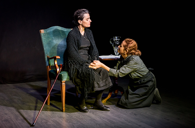 Bernarda y Poncia (Silencio, nadie diga nada) - Revista Godot